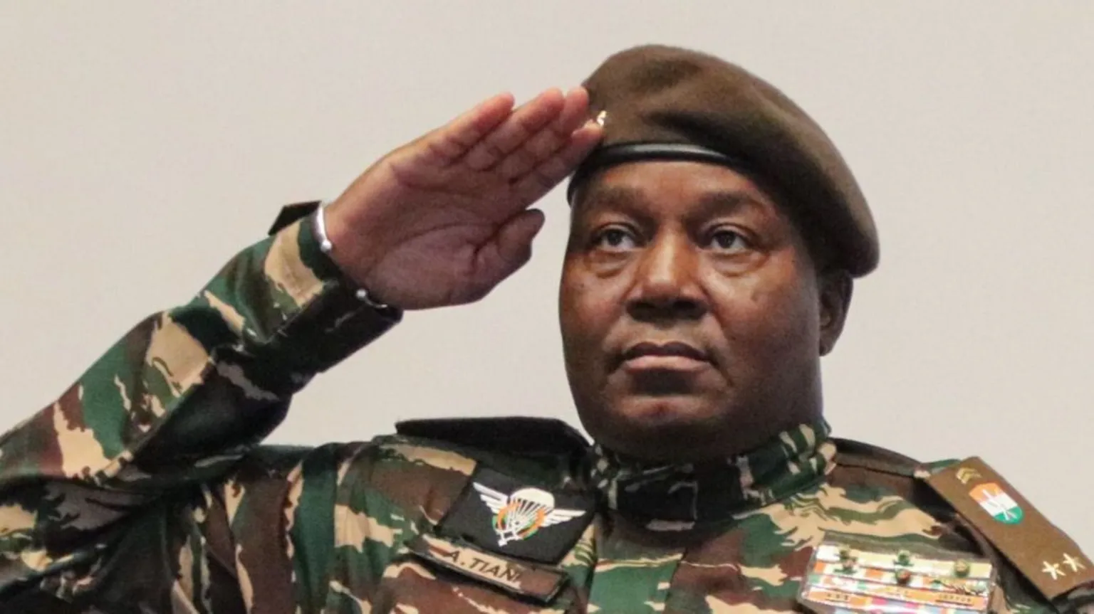 Niger’s Military Leader Sworn In As Transitional President, Dissolves ...